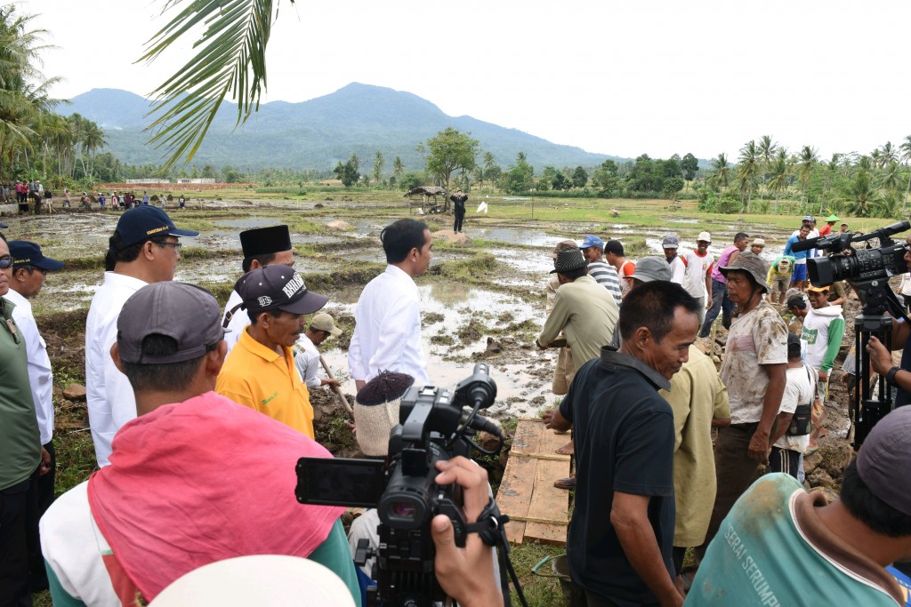 Sekretariat Kabinet Republik Indonesia | Tinjau Program Padat Karya di ... Sekretariat Kabinet Republik Indonesia | Tinjau Program Padat Karya di ...