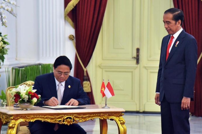 Sekretariat Kabinet Republik Indonesia President Jokowi Vietnamese