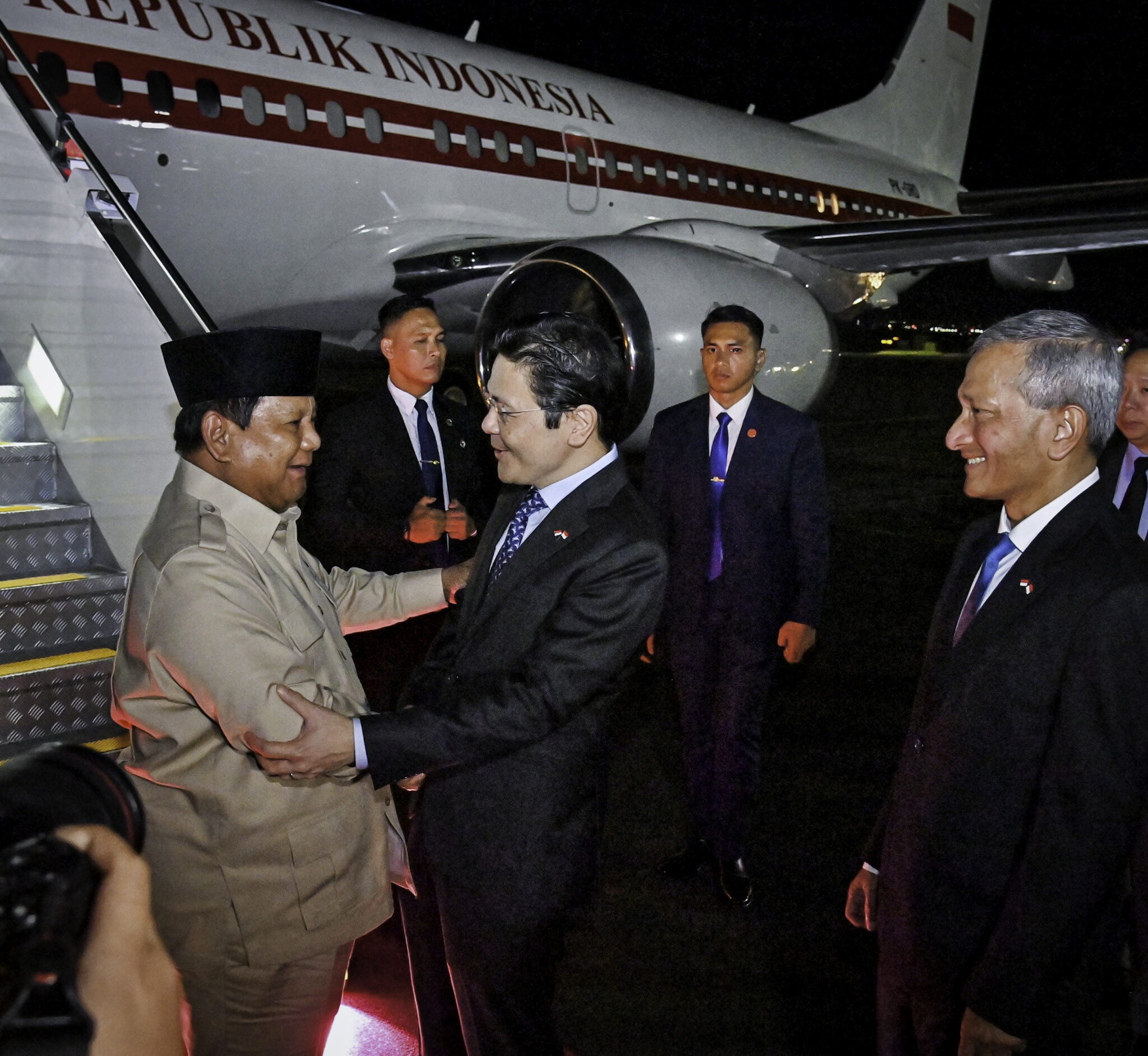 Sekretariat Kabinet Republik Indonesia | Tiba di Singapura, Presiden Prabowo Disambut Langsung ...
